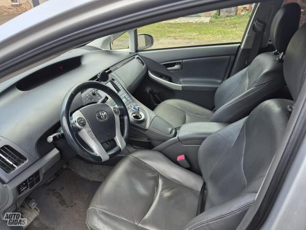 Pelēks Toyota Prius 2011 Šauļi, ar dzinēja tilpumu 1.80 L un nobraukumu 353 tūkst. km par 5150 €, foto 7 vietnē AUTOMOTO.COM.LV