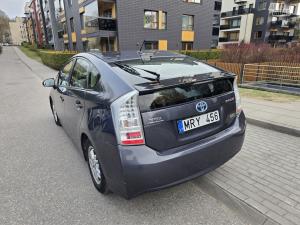 Grey Toyota Prius 2011 in Vilnius, with an engine capacity of 1.80 L and mileage of 143 thousand km for 5900 €, photo 6 on AUTOMOTO.COM.LV