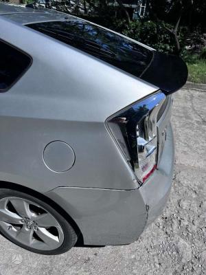 Grey Toyota Prius 2011 in Panevezys, with an engine capacity of 1.80 L and mileage of 230 thousand km for 5800 €, photo 10 on AUTOMOTO.COM.LV