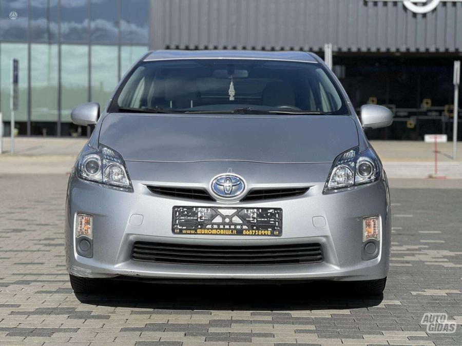 Pelēks Toyota Prius 2011 Šauļi, ar dzinēja tilpumu 1.80 L un nobraukumu 164 tūkst. km par 7300 €, foto 4 vietnē AUTOMOTO.COM.LV