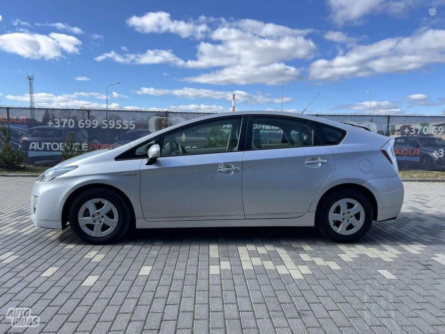 Pelēks Toyota Prius 2011 Šauļi, ar dzinēja tilpumu 1.80 L un nobraukumu 164 tūkst. km par 7300 €, foto 5 vietnē AUTOMOTO.COM.LV