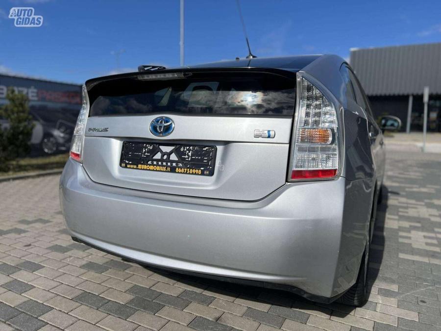 Pelēks Toyota Prius 2011 Šauļi, ar dzinēja tilpumu 1.80 L un nobraukumu 164 tūkst. km par 7300 €, foto 10 vietnē AUTOMOTO.COM.LV
