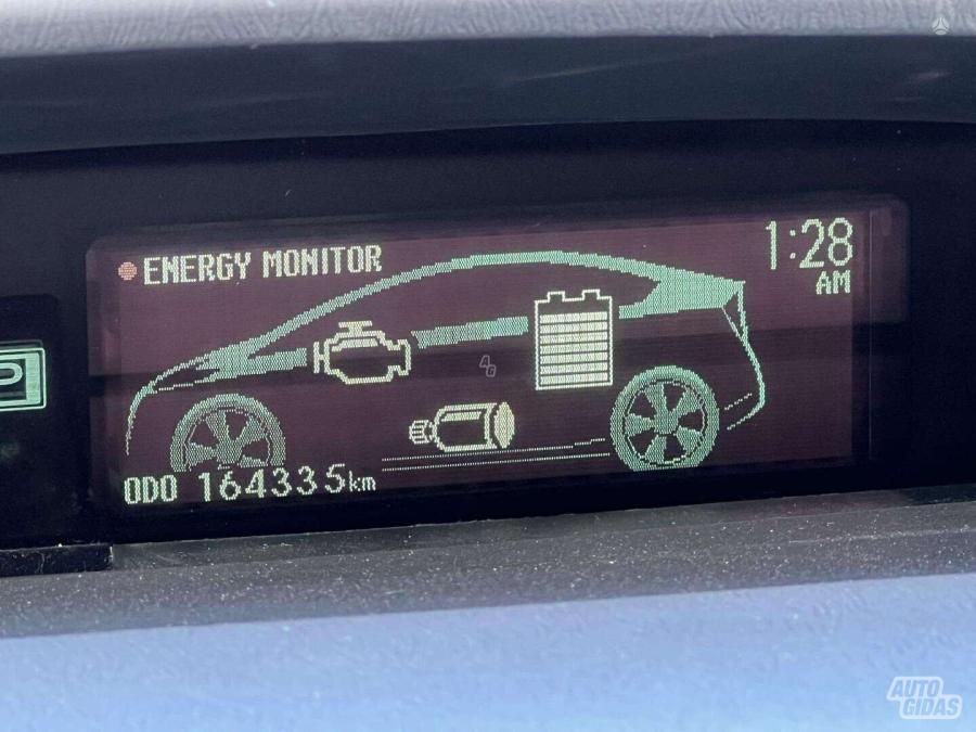 Pelēks Toyota Prius 2011 Šauļi, ar dzinēja tilpumu 1.80 L un nobraukumu 164 tūkst. km par 7300 €, foto 15 vietnē AUTOMOTO.COM.LV