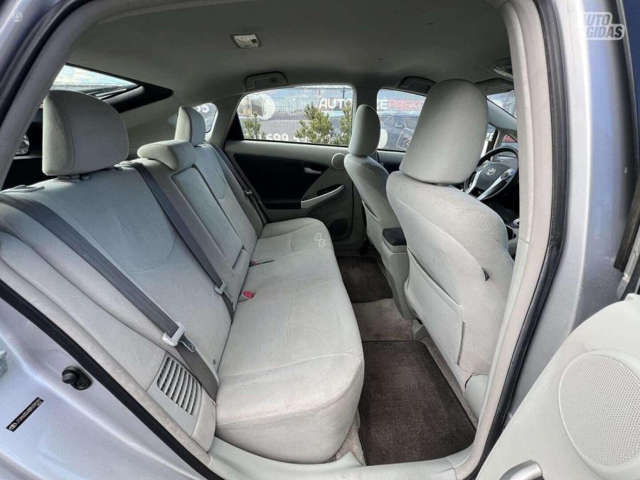 Pelēks Toyota Prius 2011 Šauļi, ar dzinēja tilpumu 1.80 L un nobraukumu 164 tūkst. km par 7300 €, foto 20 vietnē AUTOMOTO.COM.LV