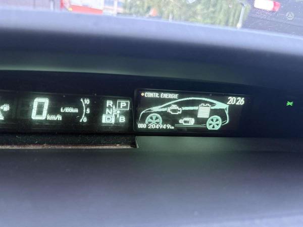 Pelēks Toyota Prius 2011 Viļņa, ar dzinēja tilpumu 1.80 L un nobraukumu 205 tūkst. km par 5590 €, foto 6 vietnē AUTOMOTO.COM.LV
