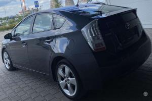 Grey Toyota Prius 2011 in Vilnius, with an engine capacity of 1.80 L and mileage of 220 thousand km for 6999 €, photo  on AUTOMOTO.COM.LV