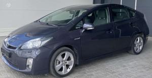 Grey Toyota Prius 2011 in Vilnius, with an engine capacity of 1.80 L and mileage of 220 thousand km for 6999 €, photo 5 on AUTOMOTO.COM.LV