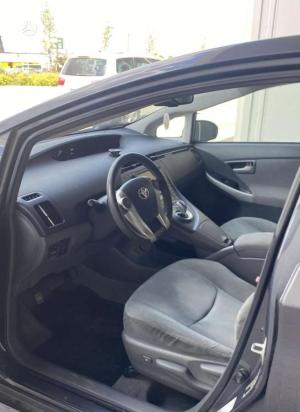 Grey Toyota Prius 2011 in Vilnius, with an engine capacity of 1.80 L and mileage of 220 thousand km for 6999 €, photo 9 on AUTOMOTO.COM.LV