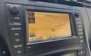 Grey Toyota Prius 2011 in Vilnius, with an engine capacity of 1.80 L and mileage of 220 thousand km for 6999 €, photo 13 on AUTOMOTO.COM.LV
