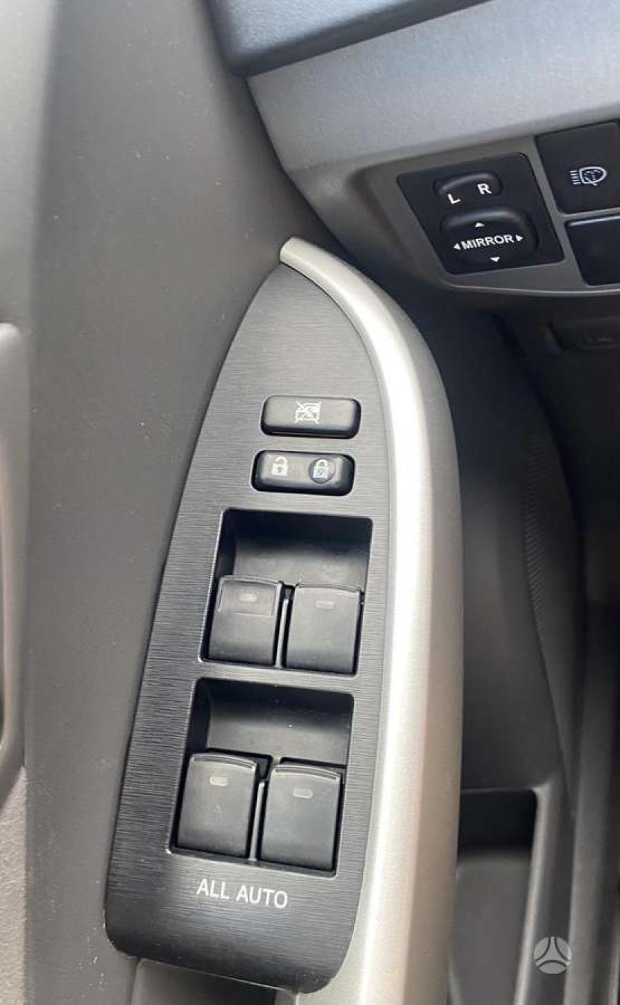 Grey Toyota Prius 2011 in Vilnius, with an engine capacity of 1.80 L and mileage of 220 thousand km for 6999 €, photo 18 on AUTOMOTO.COM.LV