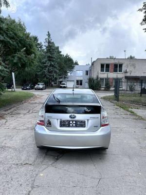 Pelēks Toyota Prius 2011 Panevēža, ar dzinēja tilpumu 1.80 L un nobraukumu 236 tūkst. km par 5600 €, foto 6 vietnē AUTOMOTO.COM.LV