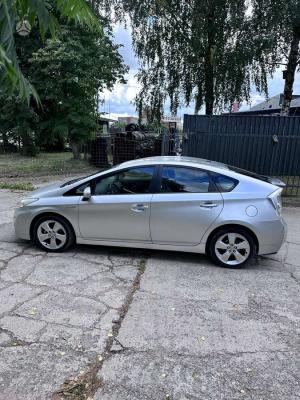 Pelēks Toyota Prius 2011 Panevēža, ar dzinēja tilpumu 1.80 L un nobraukumu 236 tūkst. km par 5600 €, foto 8 vietnē AUTOMOTO.COM.LV