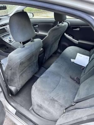 Pelēks Toyota Prius 2011 Panevēža, ar dzinēja tilpumu 1.80 L un nobraukumu 236 tūkst. km par 5600 €, foto 11 vietnē AUTOMOTO.COM.LV