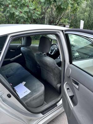 Pelēks Toyota Prius 2011 Panevēža, ar dzinēja tilpumu 1.80 L un nobraukumu 236 tūkst. km par 5600 €, foto 15 vietnē AUTOMOTO.COM.LV