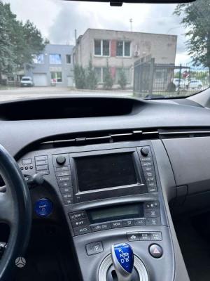 Pelēks Toyota Prius 2011 Panevēža, ar dzinēja tilpumu 1.80 L un nobraukumu 236 tūkst. km par 5600 €, foto 19 vietnē AUTOMOTO.COM.LV