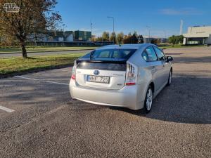Pelēks Toyota Prius 2011 Viļņa, ar dzinēja tilpumu 1.80 L un nobraukumu 309 tūkst. km par 6500 €, foto 5 vietnē AUTOMOTO.COM.LV