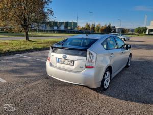 Pelēks Toyota Prius 2011 Viļņa, ar dzinēja tilpumu 1.80 L un nobraukumu 309 tūkst. km par 6500 €, foto 8 vietnē AUTOMOTO.COM.LV
