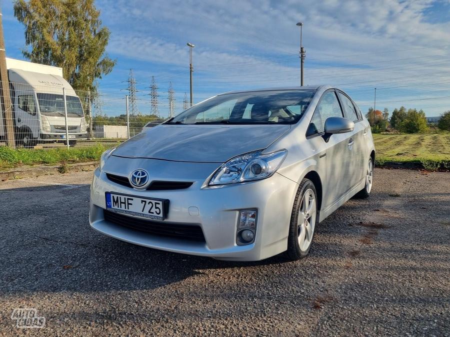 Pelēks Toyota Prius 2011 Viļņa, ar dzinēja tilpumu 1.80 L un nobraukumu 309 tūkst. km par 6500 €, foto 10 vietnē AUTOMOTO.COM.LV