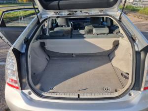 Pelēks Toyota Prius 2011 Viļņa, ar dzinēja tilpumu 1.80 L un nobraukumu 309 tūkst. km par 6500 €, foto 12 vietnē AUTOMOTO.COM.LV