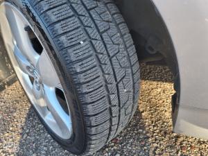 Pelēks Toyota Prius 2011 Viļņa, ar dzinēja tilpumu 1.80 L un nobraukumu 309 tūkst. km par 6500 €, foto 16 vietnē AUTOMOTO.COM.LV
