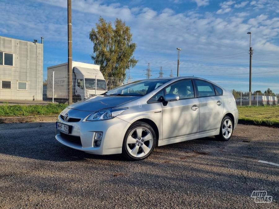 Pelēks Toyota Prius 2011 Viļņa, ar dzinēja tilpumu 1.80 L un nobraukumu 309 tūkst. km par 6500 €, foto 19 vietnē AUTOMOTO.COM.LV