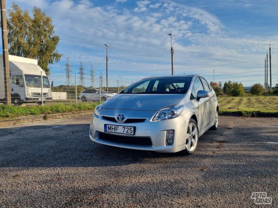 Pelēks Toyota Prius 2011 Viļņa, ar dzinēja tilpumu 1.80 L un nobraukumu 309 tūkst. km par 6500 €, foto 20 vietnē AUTOMOTO.COM.LV