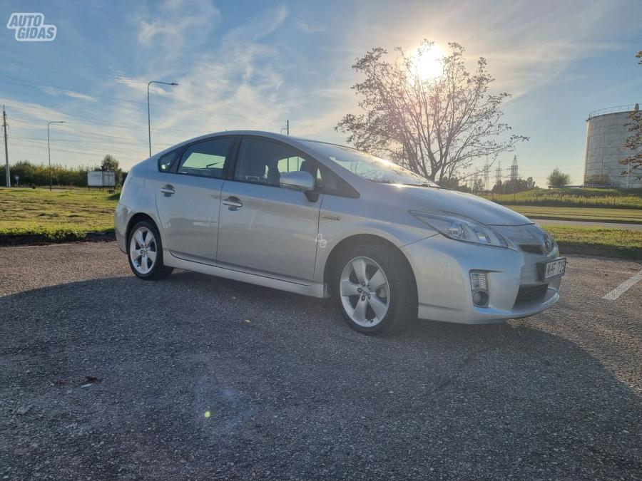 Pelēks Toyota Prius 2011 Viļņa, ar dzinēja tilpumu 1.80 L un nobraukumu 309 tūkst. km par 6500 €, foto 21 vietnē AUTOMOTO.COM.LV