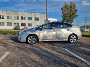 Pelēks Toyota Prius 2011 Viļņa, ar dzinēja tilpumu 1.80 L un nobraukumu 309 tūkst. km par 6500 €, foto 22 vietnē AUTOMOTO.COM.LV