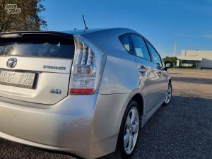 Pelēks Toyota Prius 2011 Viļņa, ar dzinēja tilpumu 1.80 L un nobraukumu 309 tūkst. km par 6500 €, foto 26 vietnē AUTOMOTO.COM.LV