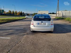 Pelēks Toyota Prius 2011 Viļņa, ar dzinēja tilpumu 1.80 L un nobraukumu 309 tūkst. km par 6500 €, foto 35 vietnē AUTOMOTO.COM.LV
