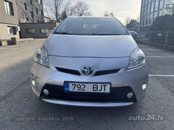 Pelēks Toyota Prius 2012 Tallina, ar dzinēja tilpumu 1.80 L un nobraukumu 382 tūkst. km par 5500 €, foto 4 vietnē AUTOMOTO.COM.LV