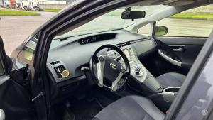 Grey Toyota Prius 2012 in Vilnius, with an engine capacity of 1.80 L and mileage of 276 thousand km for 6500 €, photo 10 on AUTOMOTO.COM.LV