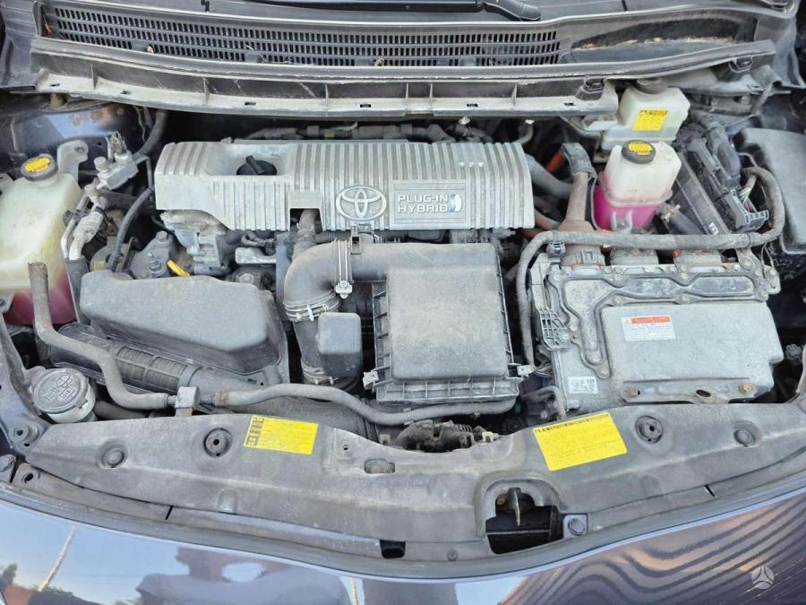 Pelēks Toyota Prius 2012 Viļņa, ar dzinēja tilpumu 1.80 L un nobraukumu 347 tūkst. km par 8300 €, foto 6 vietnē AUTOMOTO.COM.LV