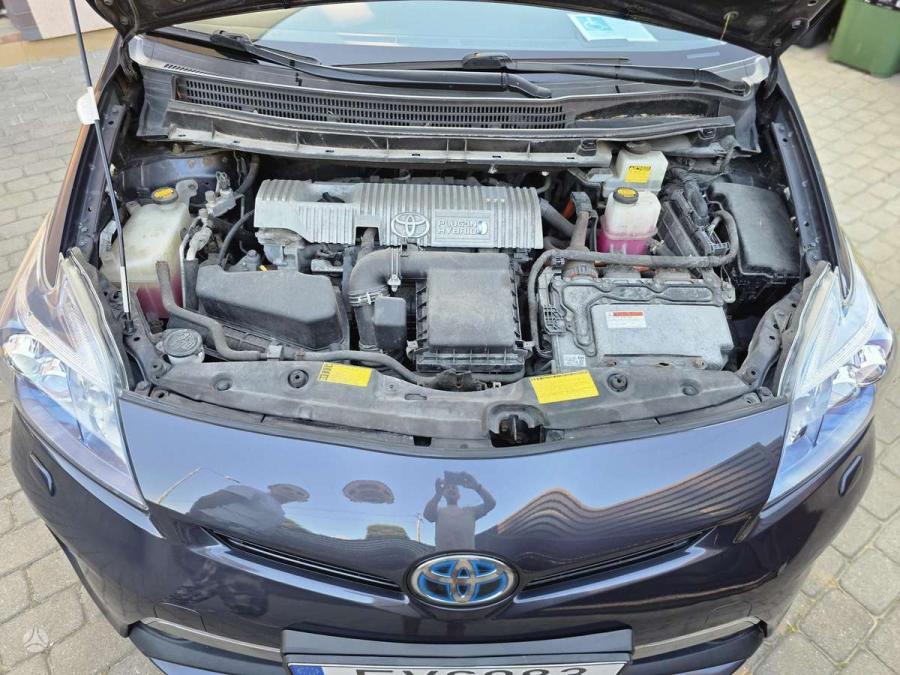 Pelēks Toyota Prius 2012 Viļņa, ar dzinēja tilpumu 1.80 L un nobraukumu 347 tūkst. km par 8300 €, foto 7 vietnē AUTOMOTO.COM.LV