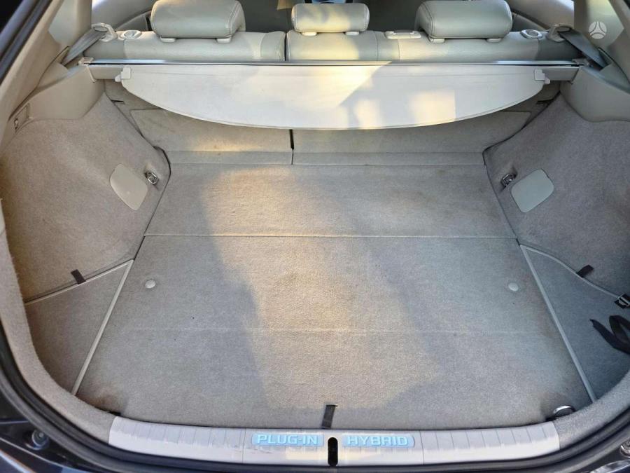 Pelēks Toyota Prius 2012 Viļņa, ar dzinēja tilpumu 1.80 L un nobraukumu 347 tūkst. km par 8300 €, foto 8 vietnē AUTOMOTO.COM.LV