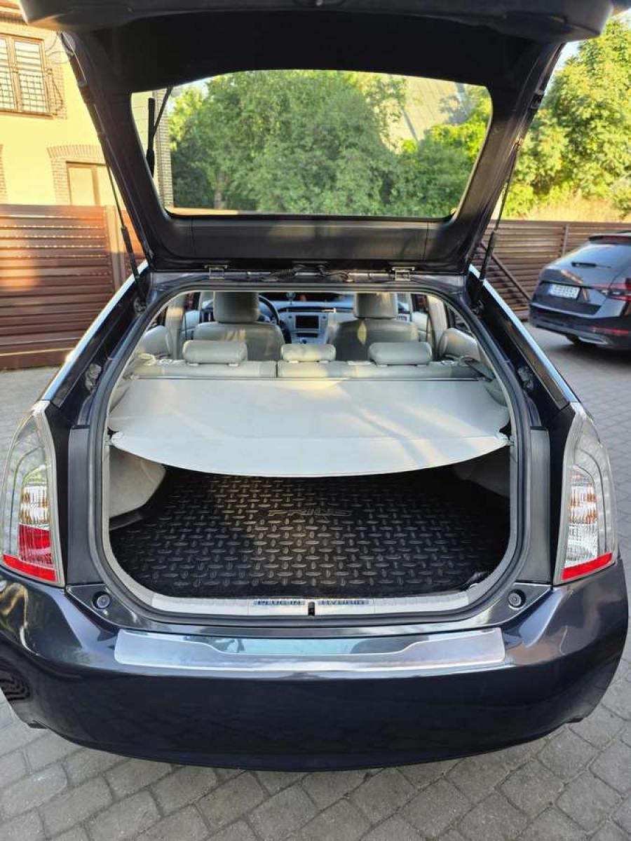 Pelēks Toyota Prius 2012 Viļņa, ar dzinēja tilpumu 1.80 L un nobraukumu 347 tūkst. km par 8300 €, foto 9 vietnē AUTOMOTO.COM.LV