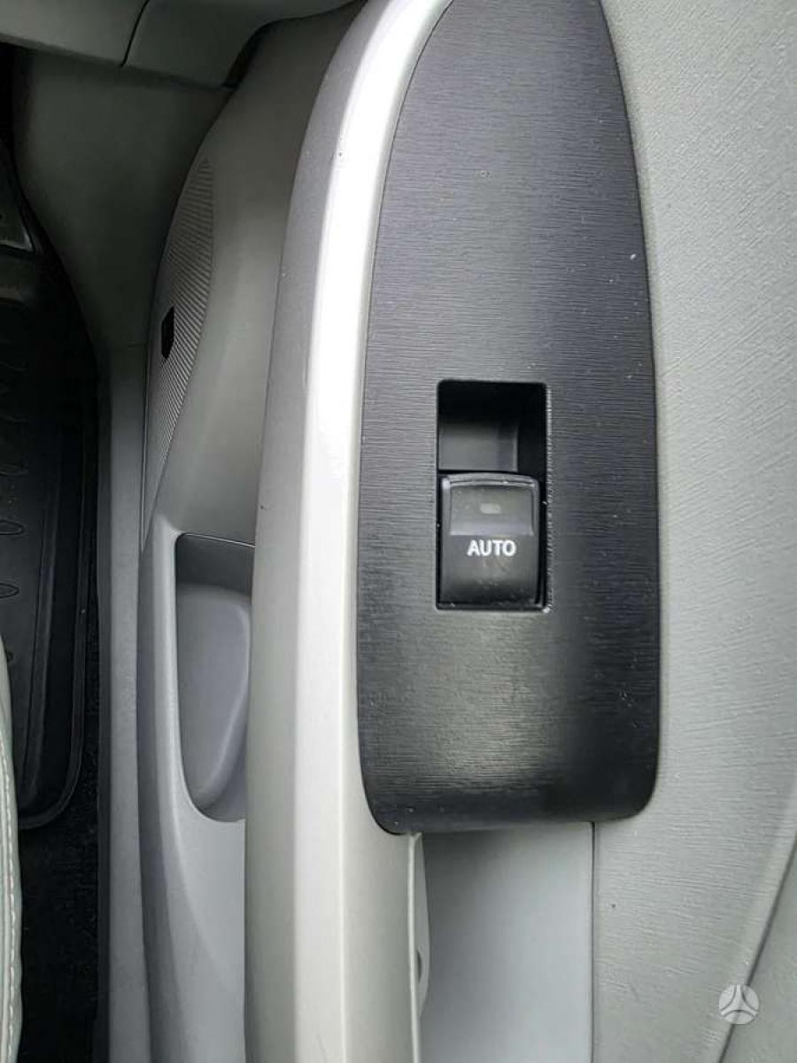 Pelēks Toyota Prius 2012 Viļņa, ar dzinēja tilpumu 1.80 L un nobraukumu 347 tūkst. km par 8300 €, foto 24 vietnē AUTOMOTO.COM.LV