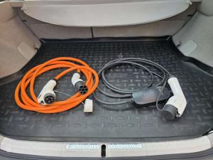 Pelēks Toyota Prius 2012 Viļņa, ar dzinēja tilpumu 1.80 L un nobraukumu 347 tūkst. km par 8300 €, foto 26 vietnē AUTOMOTO.COM.LV
