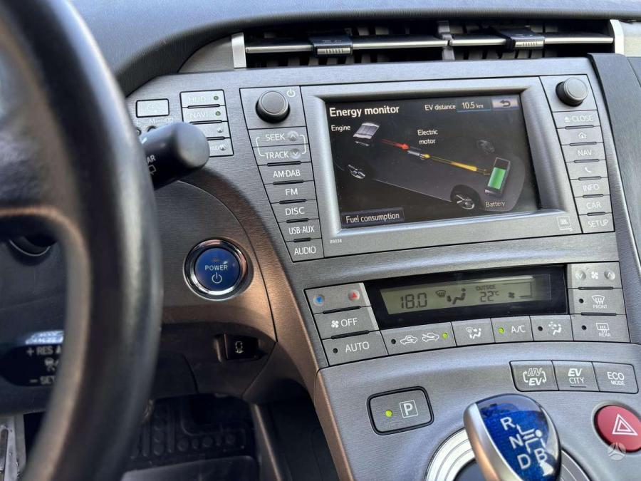 Pelēks Toyota Prius 2012 Kauņa, ar dzinēja tilpumu 1.80 L un nobraukumu 241 tūkst. km par 7550 €, foto 12 vietnē AUTOMOTO.COM.LV