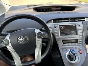 Pelēks Toyota Prius 2012 Kauņa, ar dzinēja tilpumu 1.80 L un nobraukumu 241 tūkst. km par 7550 €, foto 17 vietnē AUTOMOTO.COM.LV