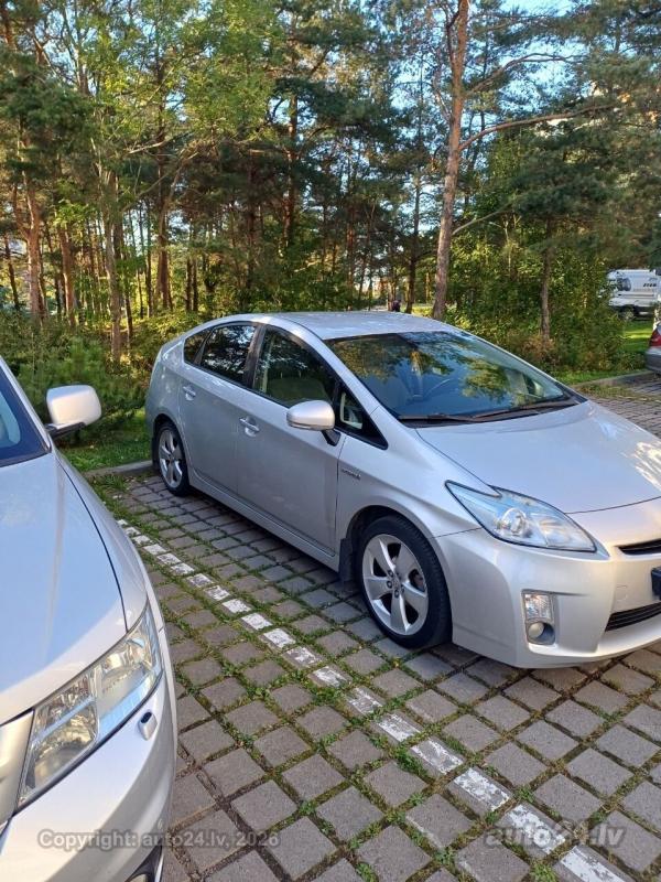 Серый Тойота Приус 2012 в Таллин, объемом двигателя 1.80 л и пробегом 259 тыс. км за 6800 €, фото 4 на AUTOMOTO.COM.LV