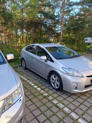 Grey Toyota Prius 2012 in Tallinn, with an engine capacity of 1.80 L and mileage of 259 thousand km for 6800 €, photo 4 on AUTOMOTO.COM.LV