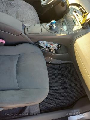 Grey Toyota Prius 2012 in Tallinn, with an engine capacity of 1.80 L and mileage of 259 thousand km for 6800 €, photo 8 on AUTOMOTO.COM.LV