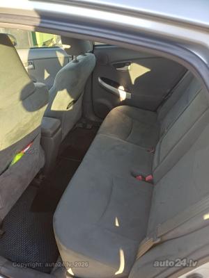 Grey Toyota Prius 2012 in Tallinn, with an engine capacity of 1.80 L and mileage of 259 thousand km for 6800 €, photo 10 on AUTOMOTO.COM.LV