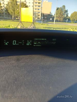 Grey Toyota Prius 2012 in Tallinn, with an engine capacity of 1.80 L and mileage of 259 thousand km for 6800 €, photo 11 on AUTOMOTO.COM.LV