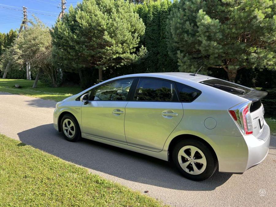 Pelēks Toyota Prius 2012 Kauņa, ar dzinēja tilpumu 1.80 L un nobraukumu 269 tūkst. km par 7800 €, foto 9 vietnē AUTOMOTO.COM.LV