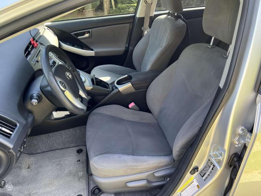 Pelēks Toyota Prius 2012 Kauņa, ar dzinēja tilpumu 1.80 L un nobraukumu 269 tūkst. km par 7800 €, foto 13 vietnē AUTOMOTO.COM.LV