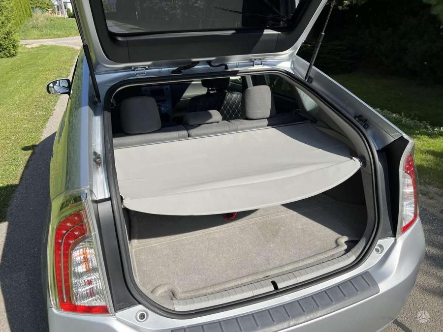 Pelēks Toyota Prius 2012 Kauņa, ar dzinēja tilpumu 1.80 L un nobraukumu 269 tūkst. km par 7800 €, foto 22 vietnē AUTOMOTO.COM.LV