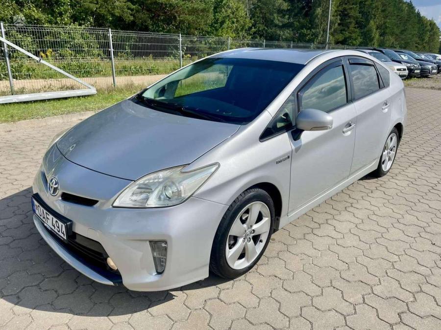 Pelēks Toyota Prius 2012 Viļņa, ar dzinēja tilpumu 1.80 L un nobraukumu 251 tūkst. km par 6500 €, foto 1 vietnē AUTOMOTO.COM.LV