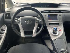 Pelēks Toyota Prius 2012 Viļņa, ar dzinēja tilpumu 1.80 L un nobraukumu 251 tūkst. km par 6500 €, foto 10 vietnē AUTOMOTO.COM.LV